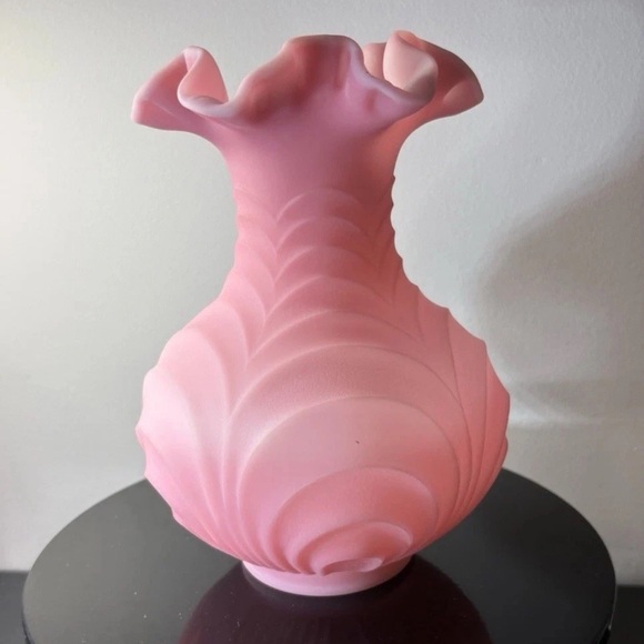 Fenton | Accents | Vintage Fenton Pink Satin Glass Drapery Vase Ruffle ...